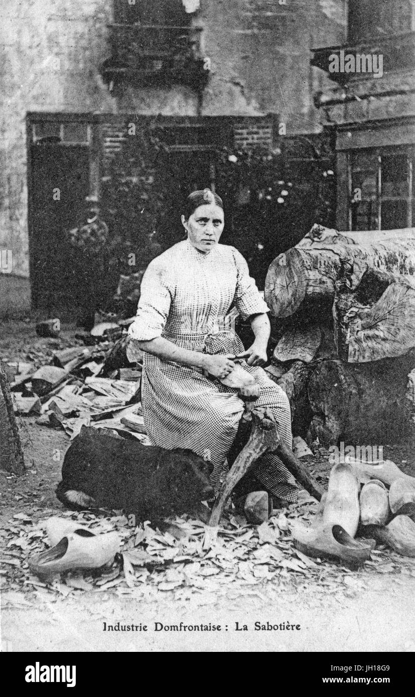 COLLECTION OF OLD POSTCARDS Stock Photo - Alamy