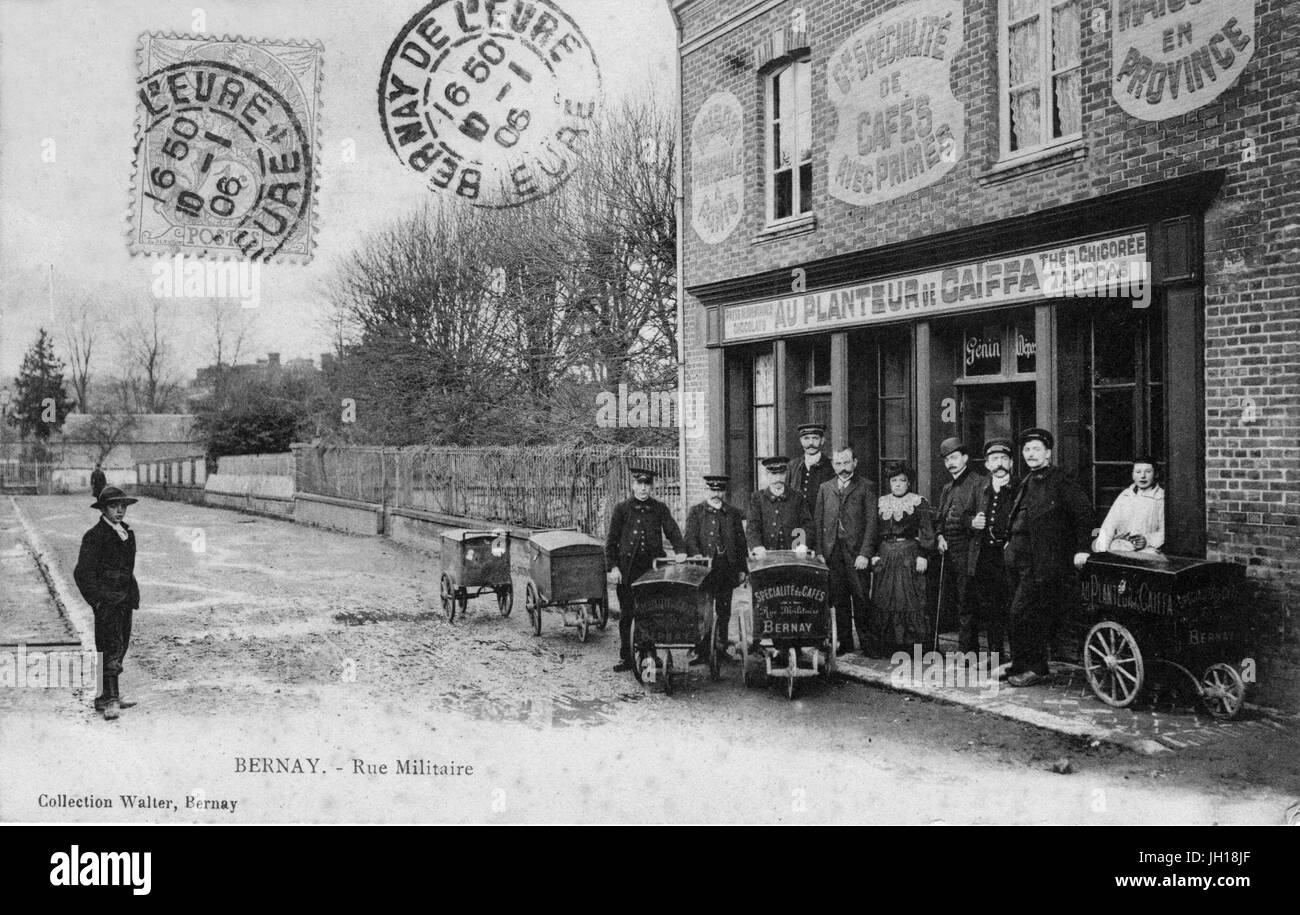 COLLECTION OF OLD POSTCARDS Stock Photo - Alamy