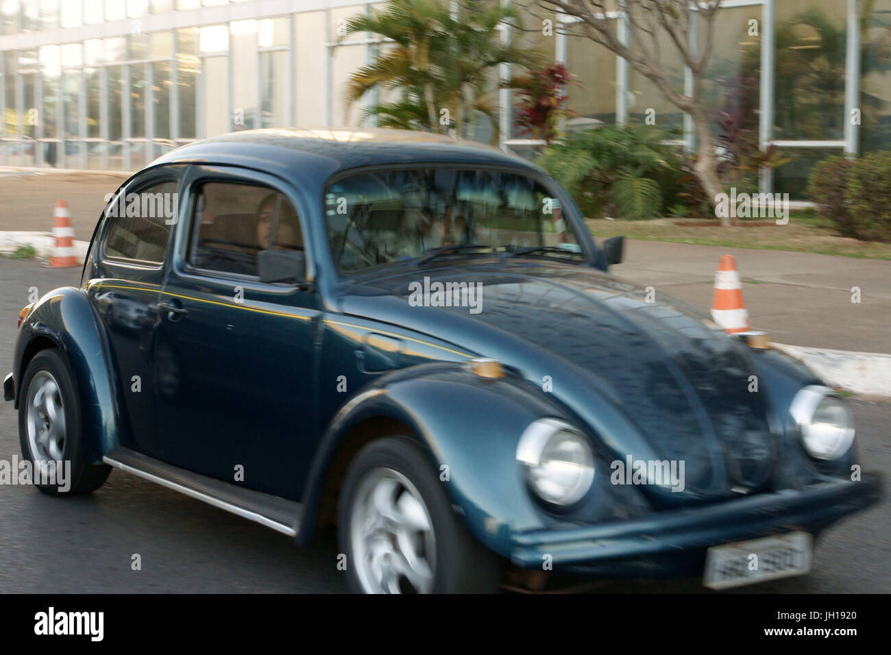 Car, Volkswagen bug, City, buildings, Distrito Federal, Brasília ...