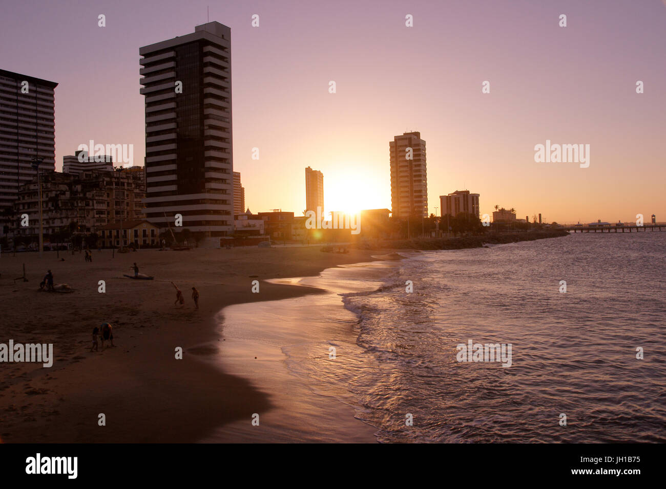 Man lamp post shadow hi-res stock photography and images - Alamy
