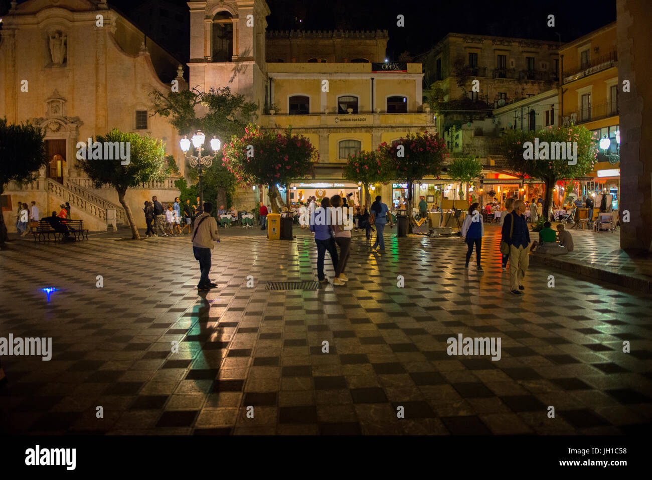 Central square at night, Taormina Stock Photo - Alamy