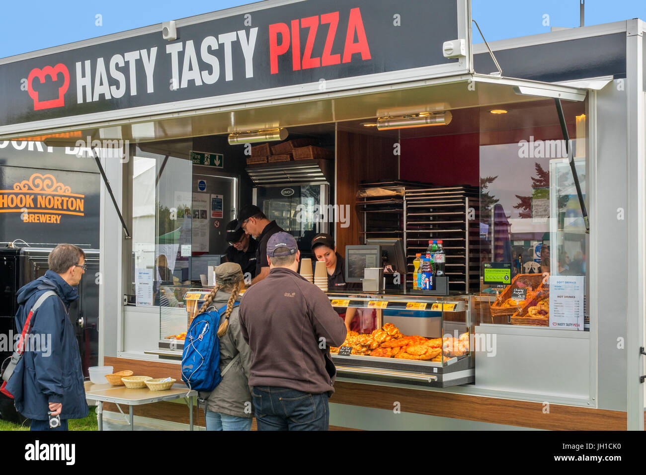 Mobile pizza shop hi-res stock photography and images - Alamy