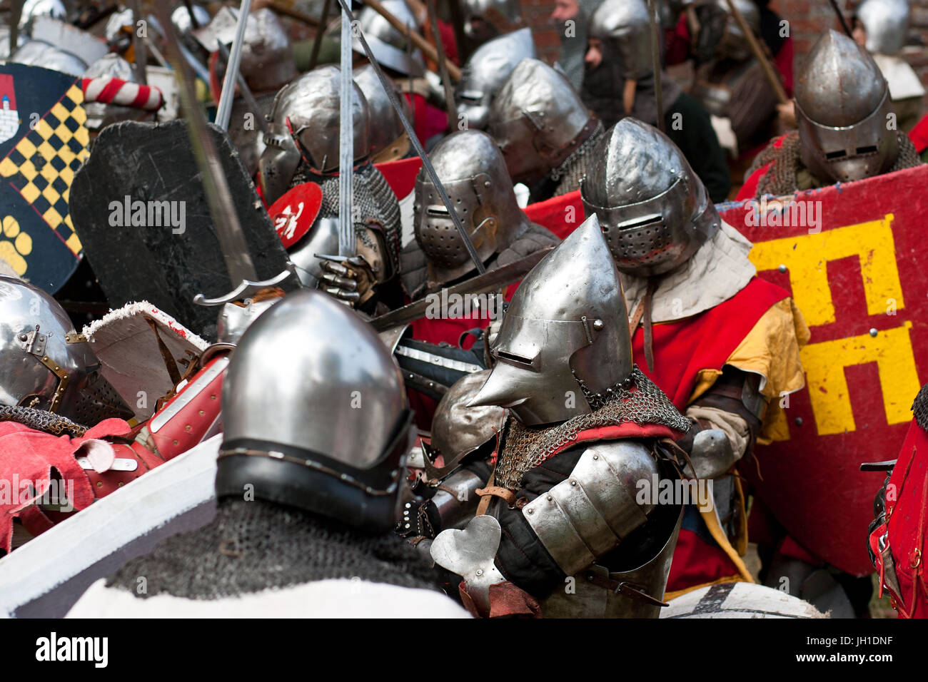Medieval knights in battle hi-res stock photography and images - Alamy