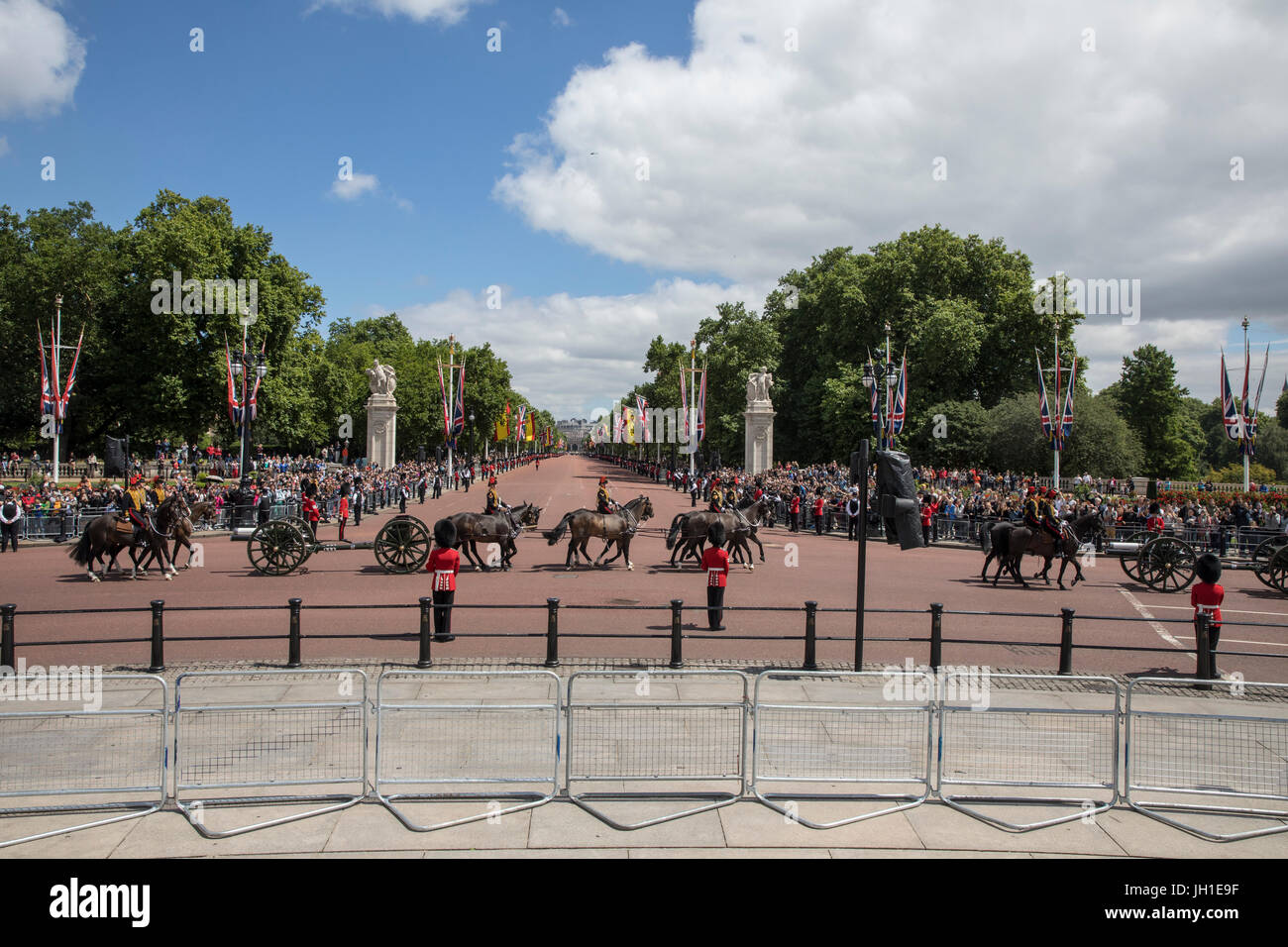 A procession carrying Queen Elizabeth II and King Felipe VI of Spain ...