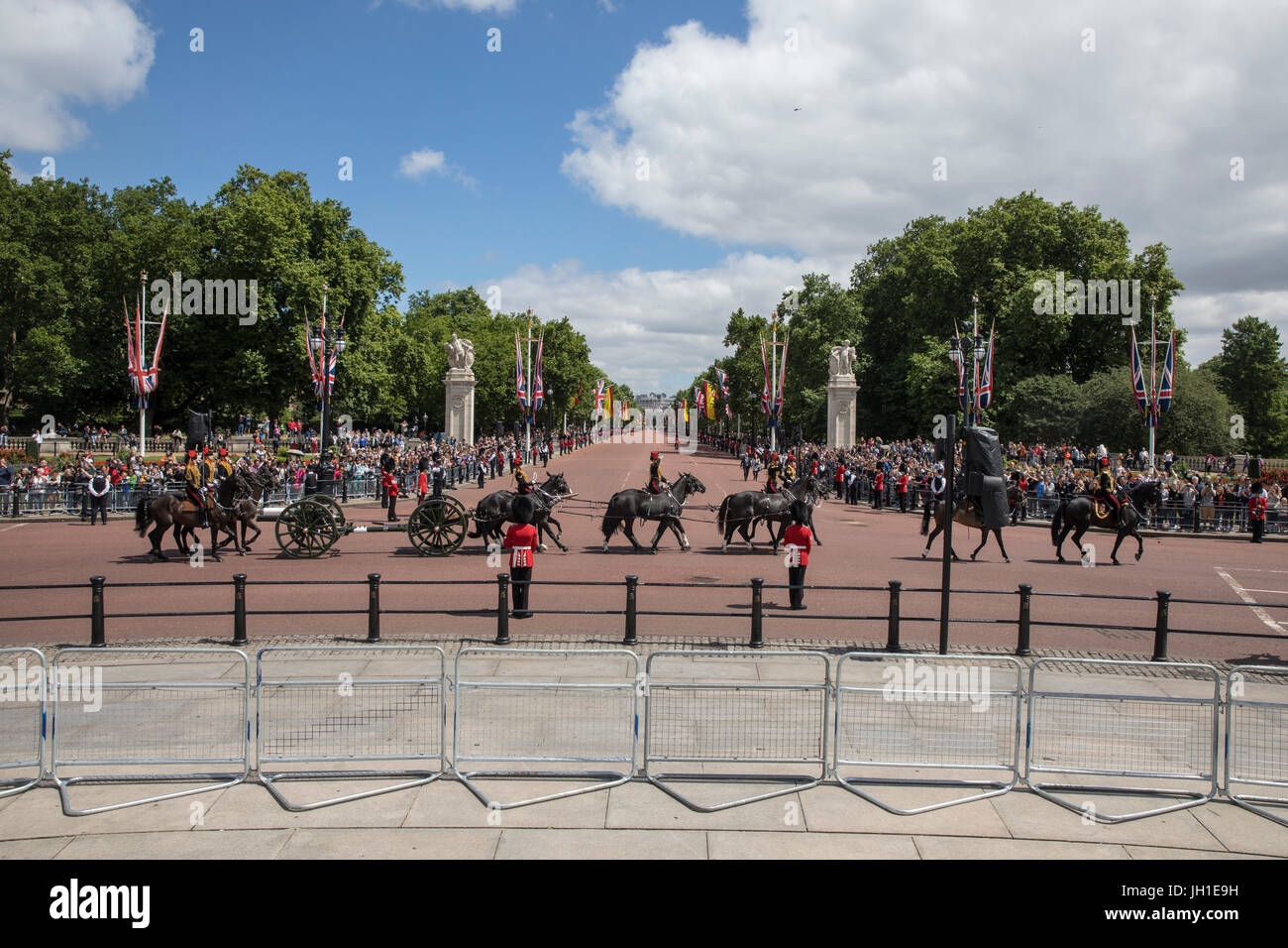 A procession carrying Queen Elizabeth II and King Felipe VI of Spain ...