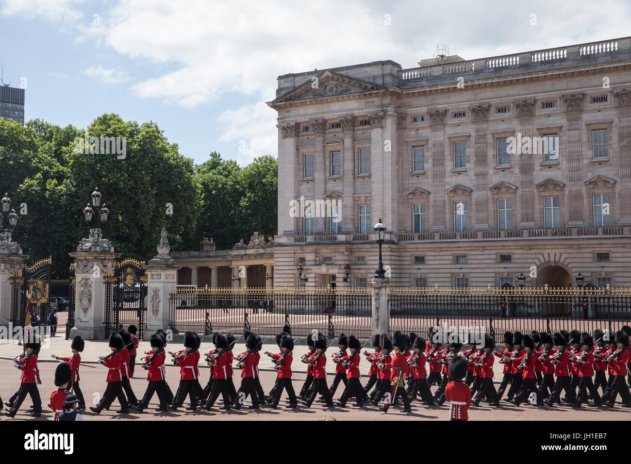A procession carrying Queen Elizabeth II and King Felipe VI of Spain ...
