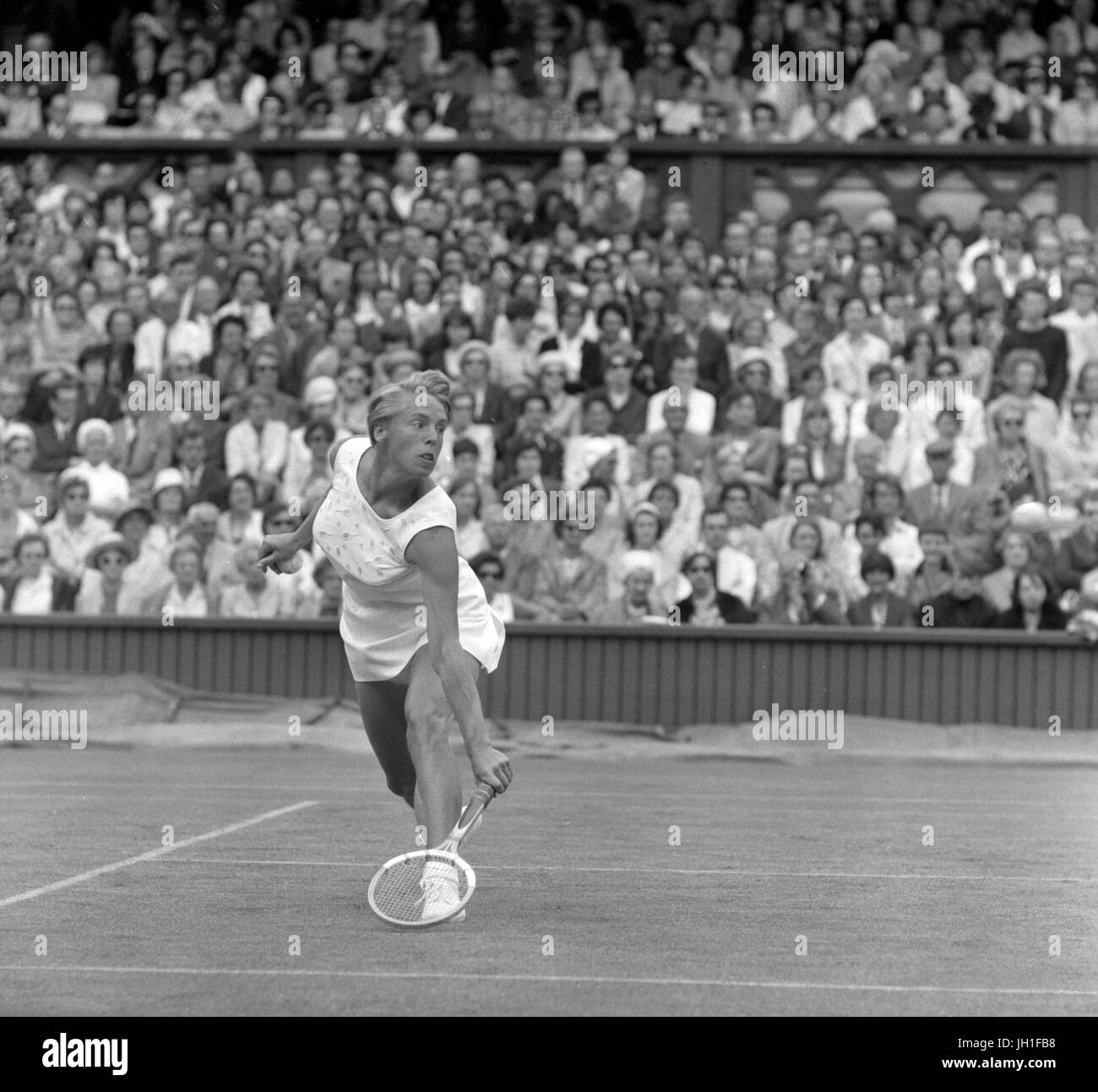 Ann jones tennis hi-res stock photography and images - Alamy