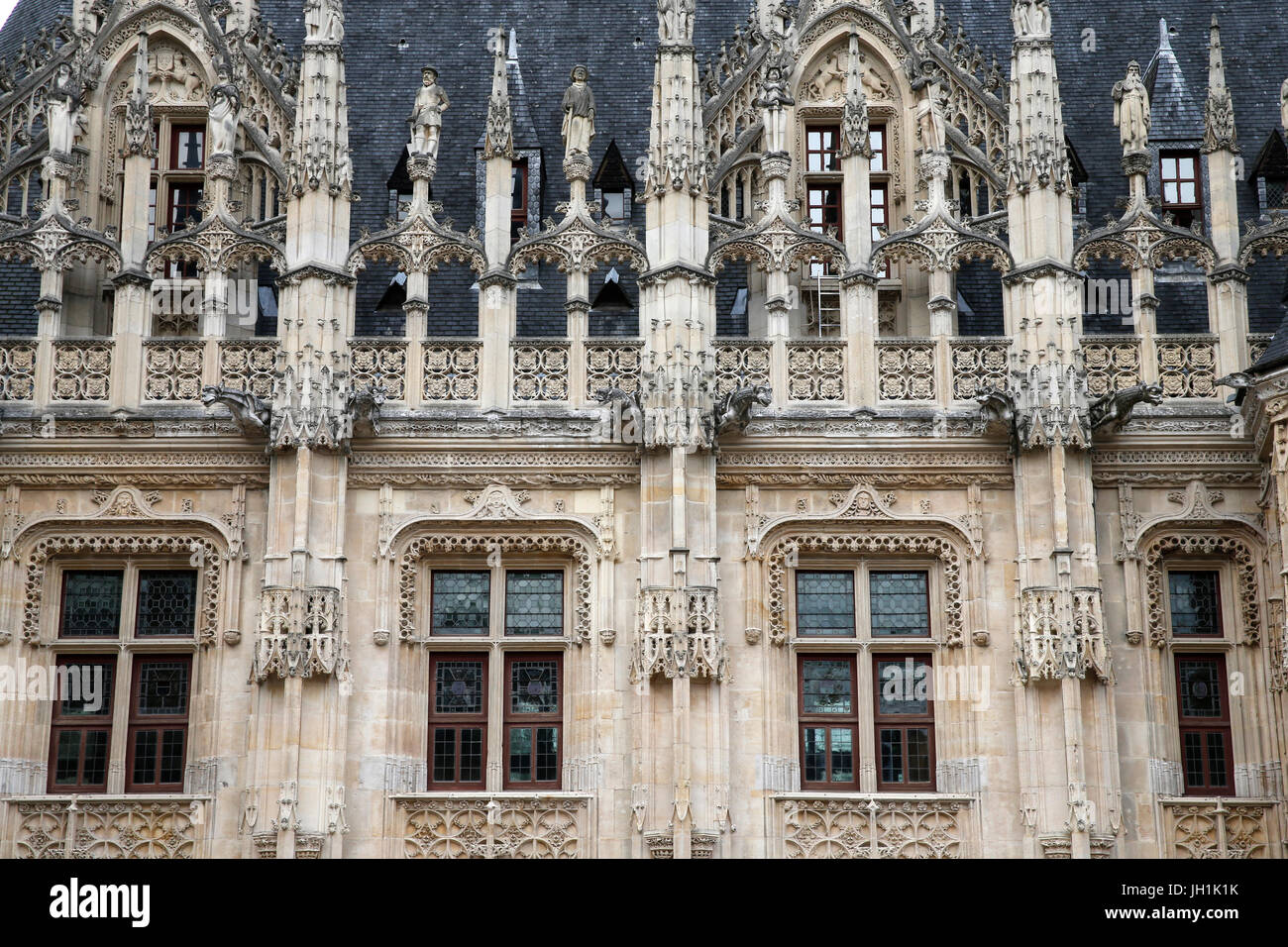Rouen sculpture hi-res stock photography and images - Alamy
