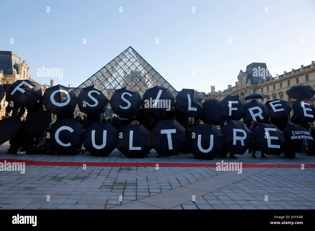 Demonstration outside the Louvre museum during the COP 21 climate ...
