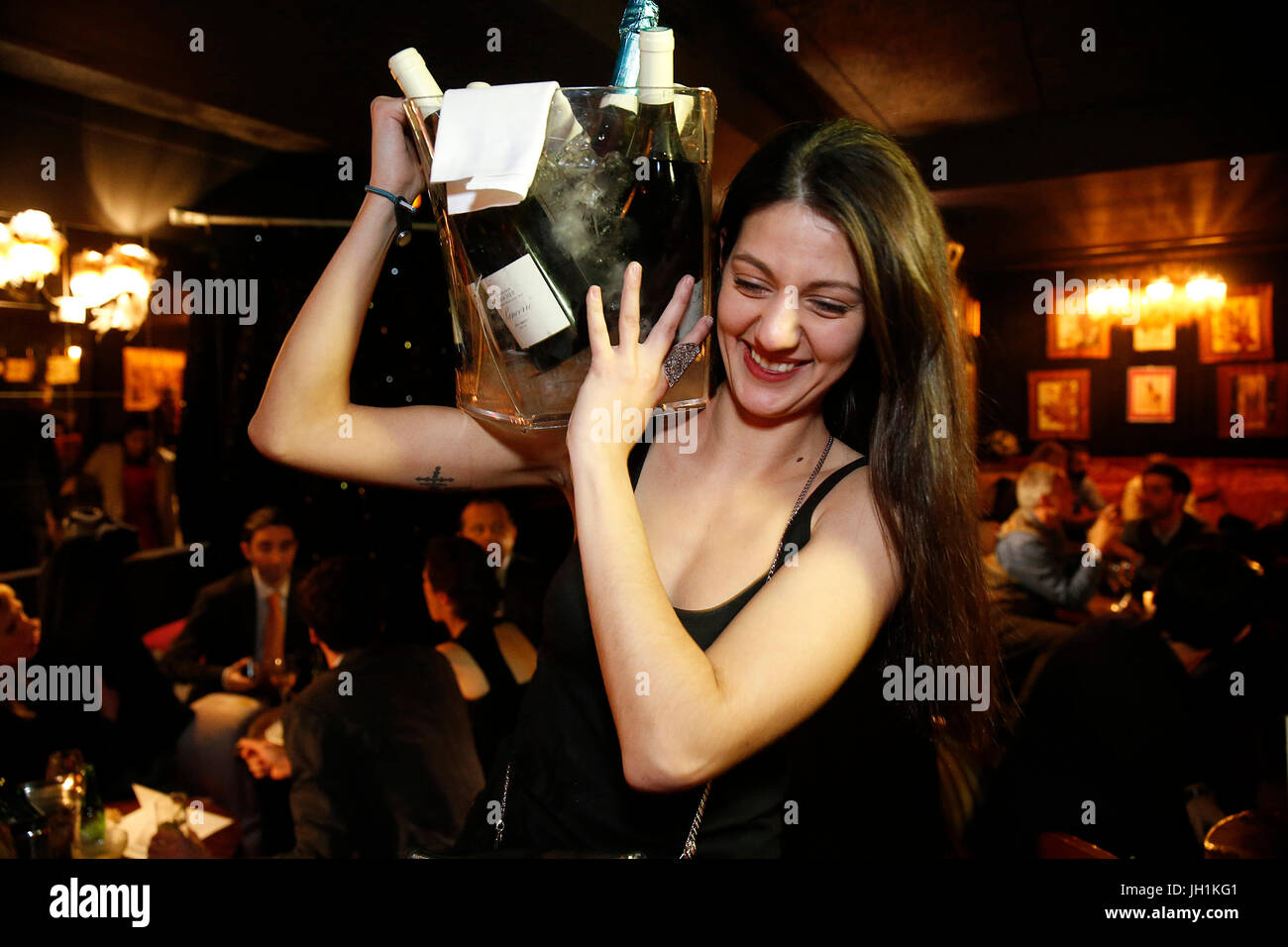 Paris france night club alcohol hi-res stock photography and images - Alamy