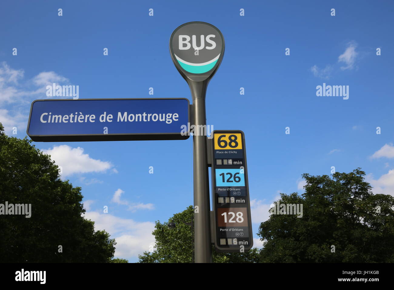 French bus stop sign hi-res stock photography and images - Alamy