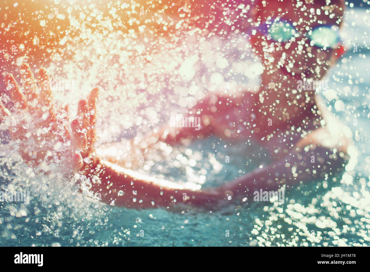 Child splashing summer hi-res stock photography and images - Alamy