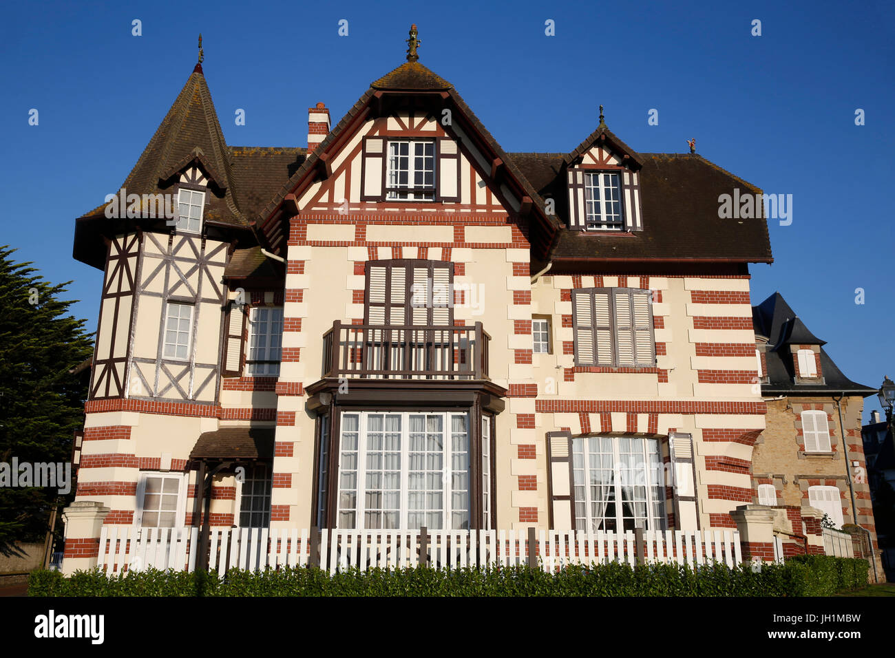 Normandy architecture house hi-res stock photography and images - Alamy