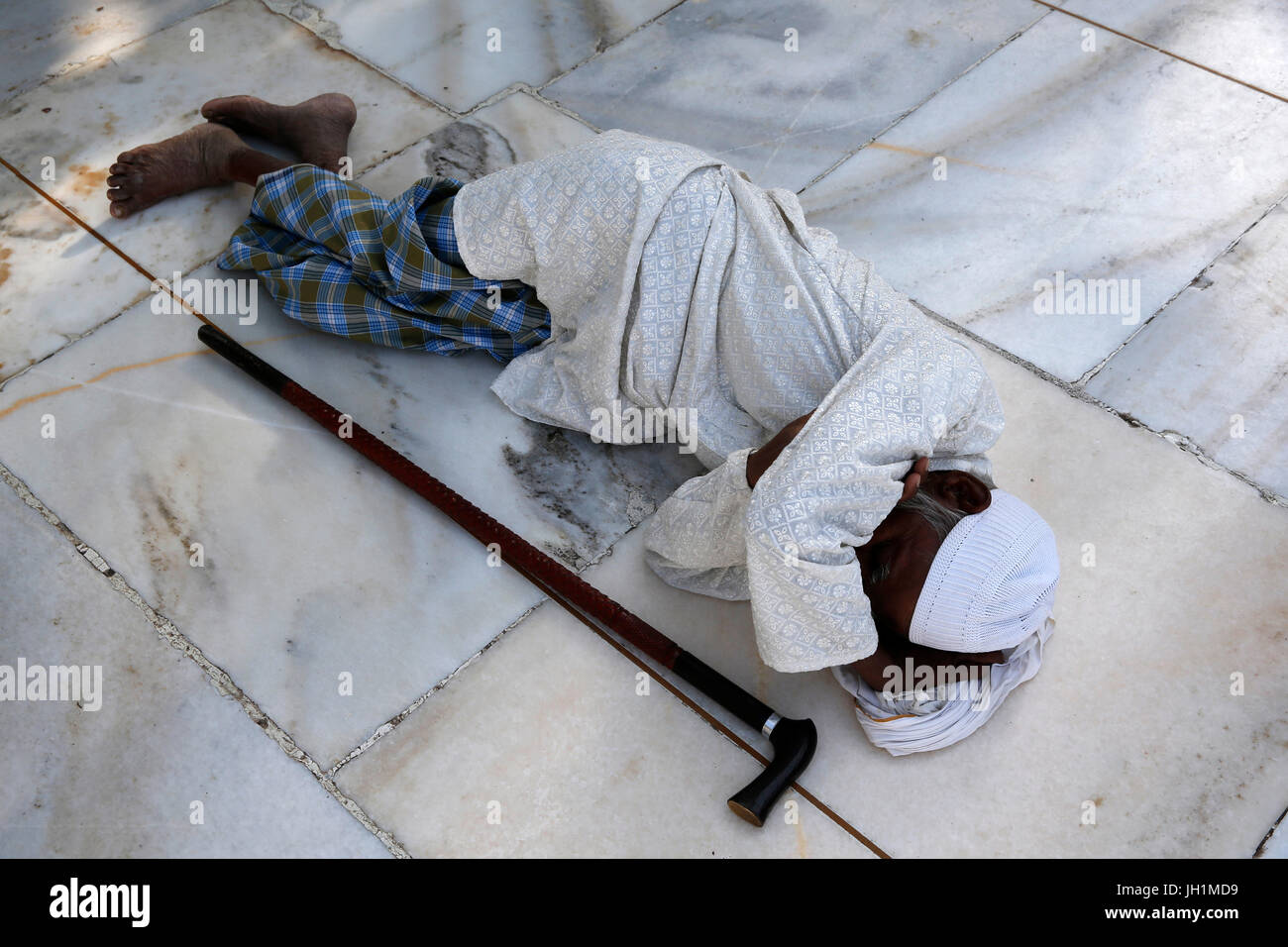 Sleeping muslim hi-res stock photography and images - Alamy