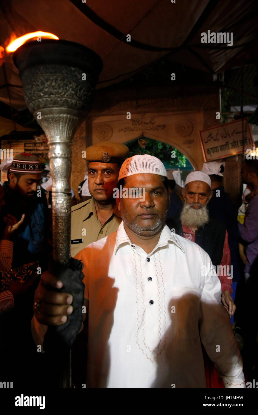 Dargah india hi-res stock photography and images - Alamy