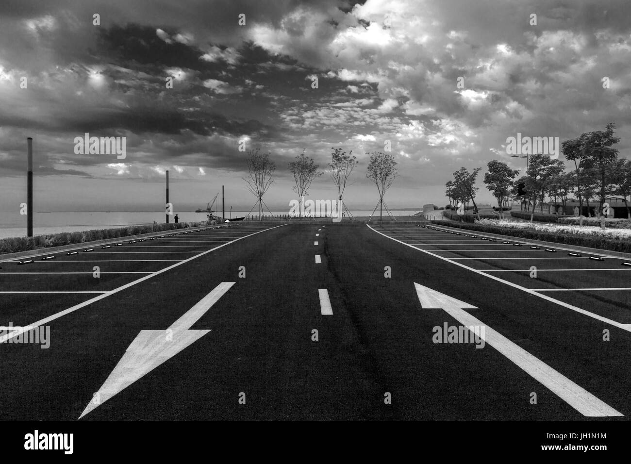 Road highway arrow Black and White Stock Photos & Images - Alamy