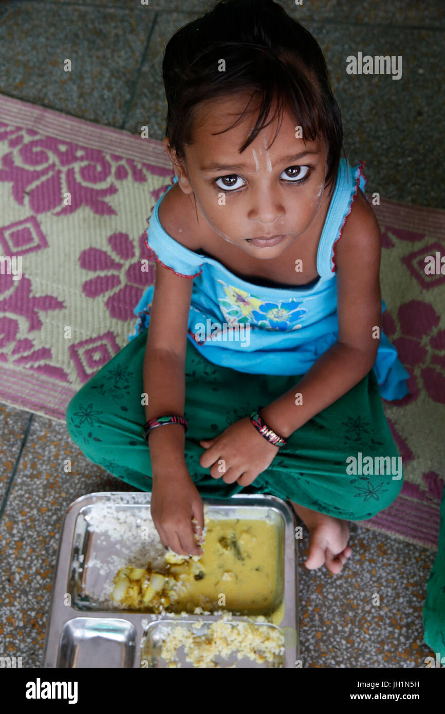 Food for needy hi-res stock photography and images - Alamy
