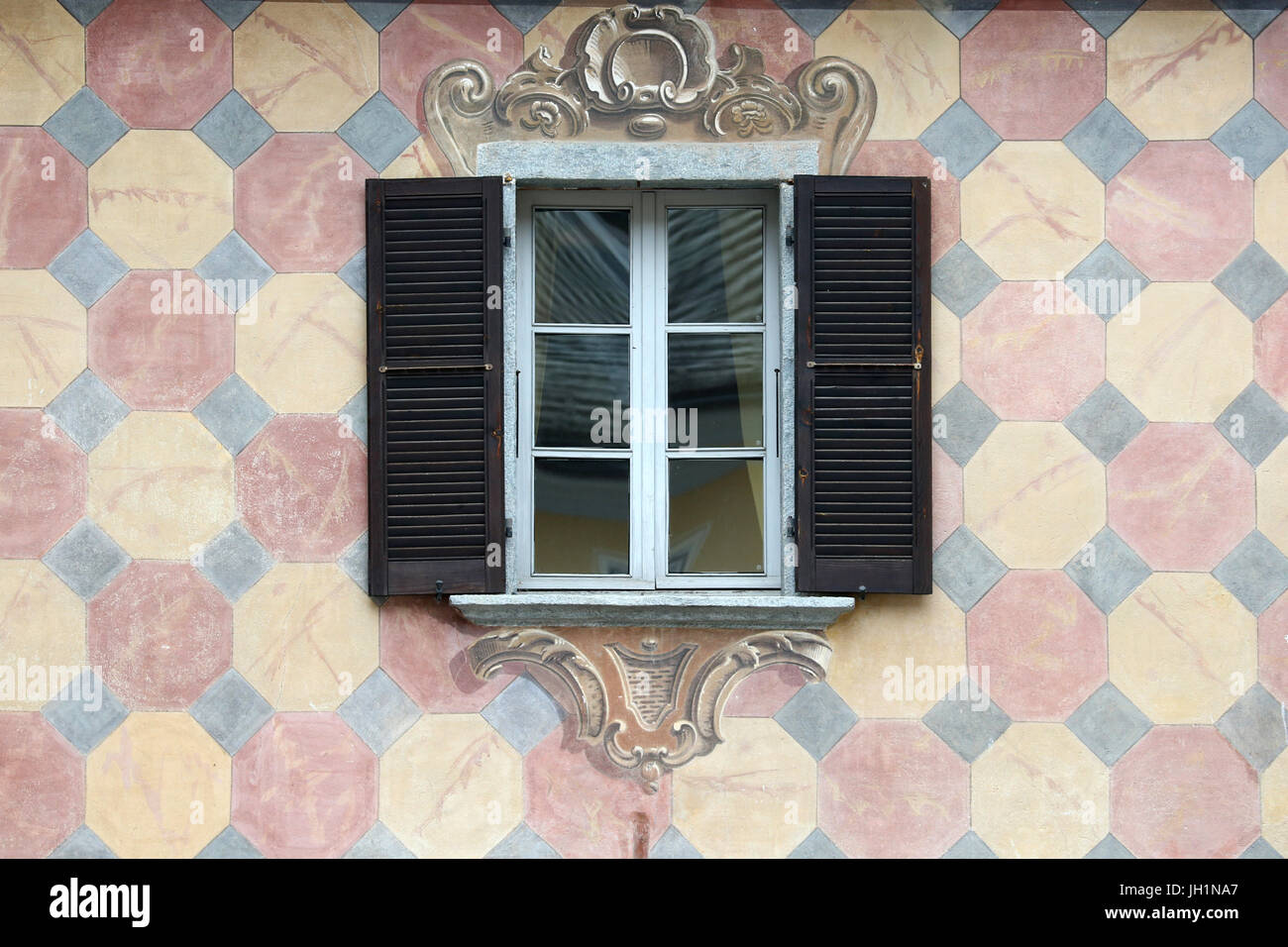 Santa Maria Maggiore. Old town. Window. Italy Stock Photo - Alamy