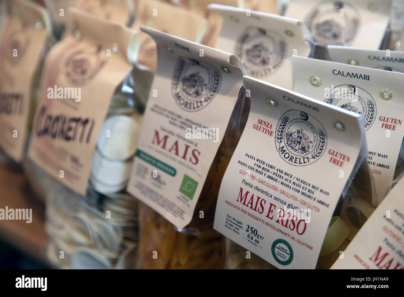 Assorted pasta for sale. Italy Stock Photo - Alamy