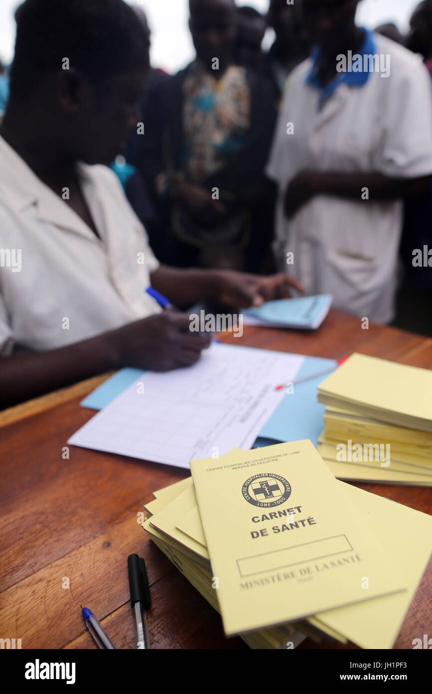 African paediatric hospital. Health. Child health record booklet. Togo ...