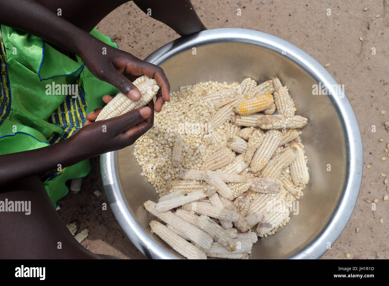 Threshing of corn hi-res stock photography and images - Alamy