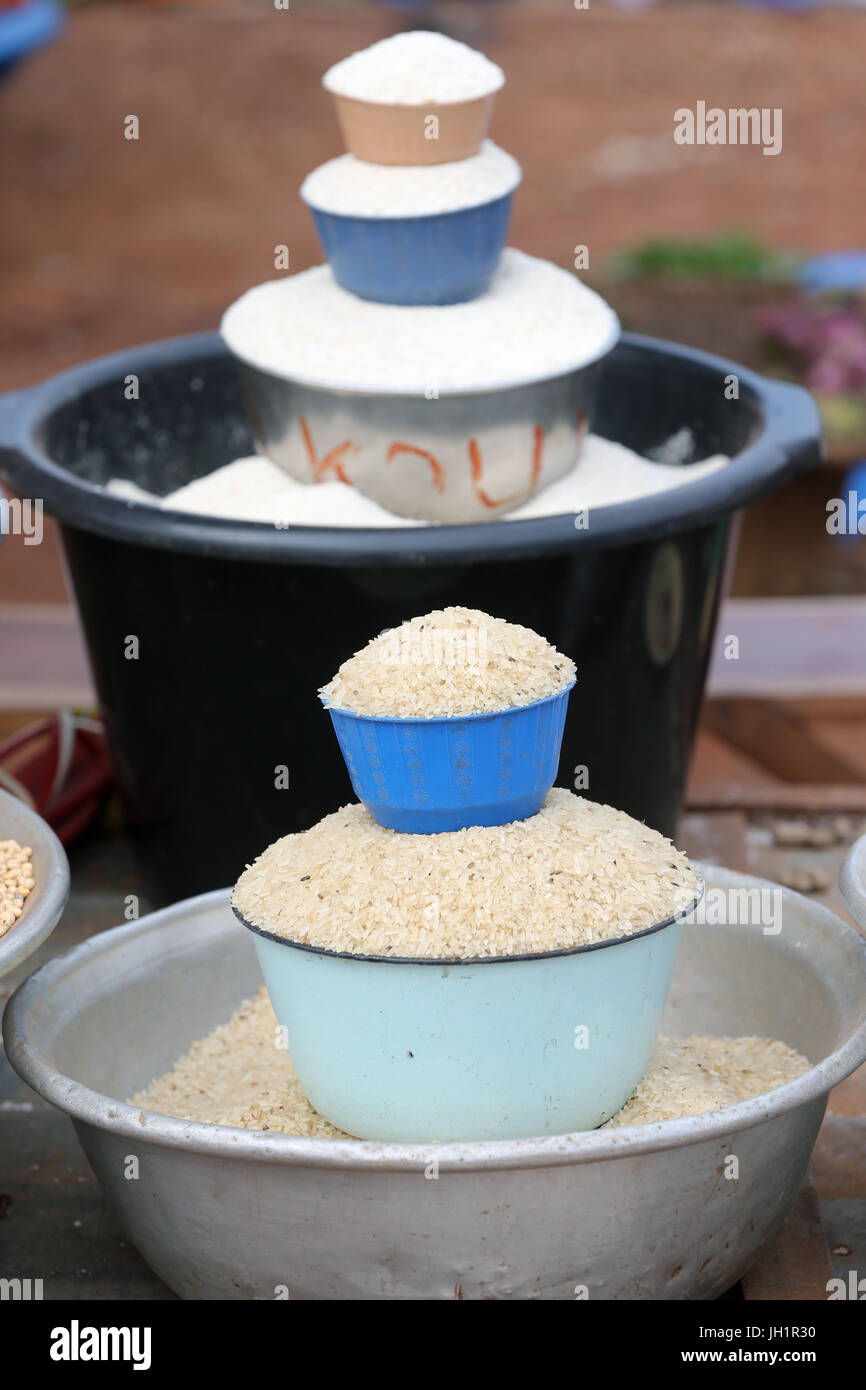 African market. Rice for sale. Togo Stock Photo - Alamy