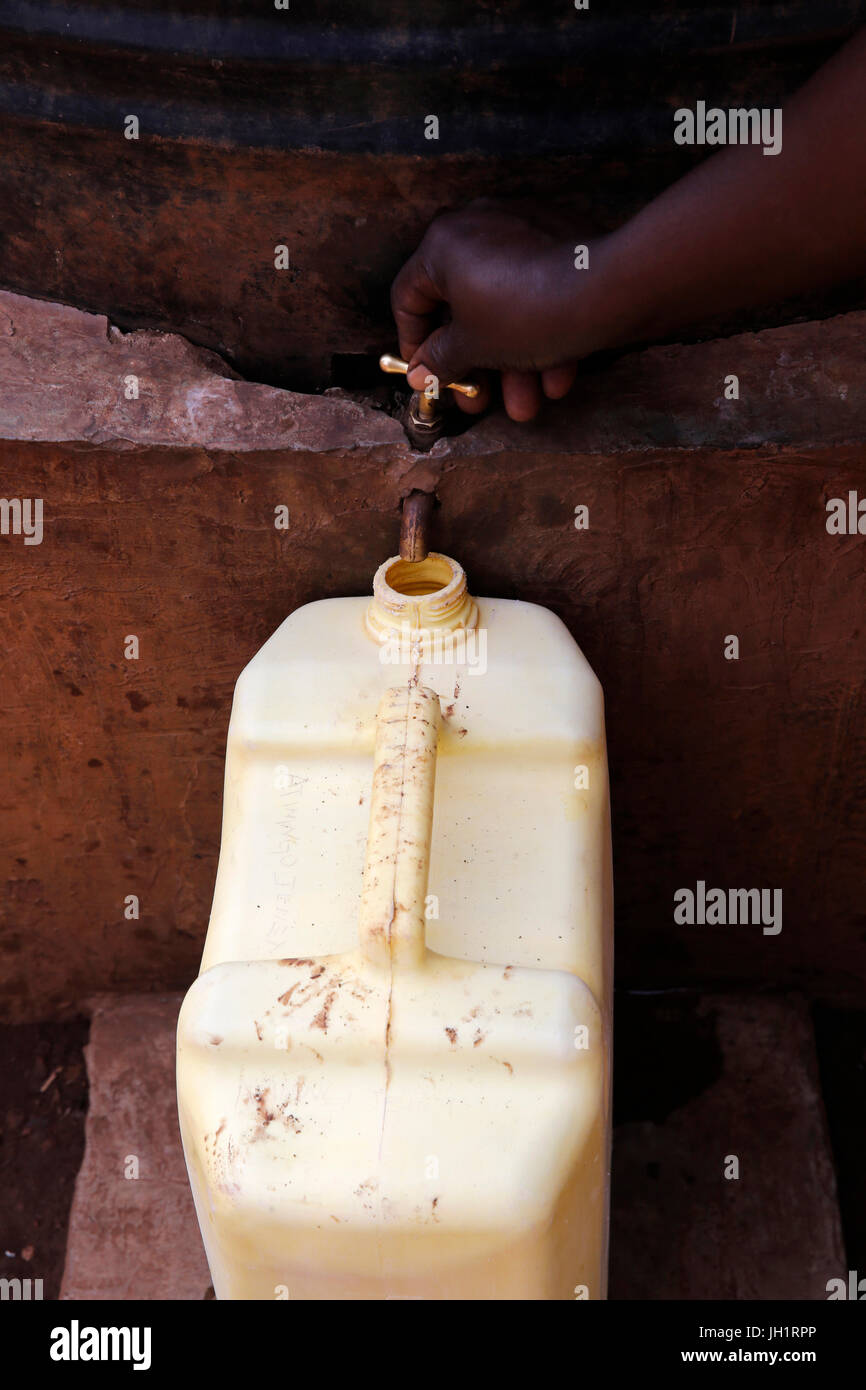 Water tank financed 660 hi-res stock photography and images - Alamy