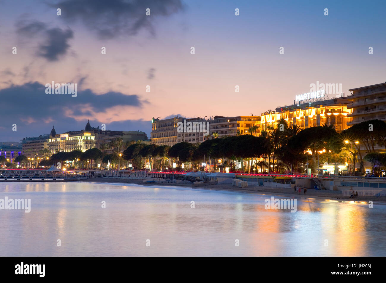 Promenade de la croisette hi-res stock photography and images - Alamy
