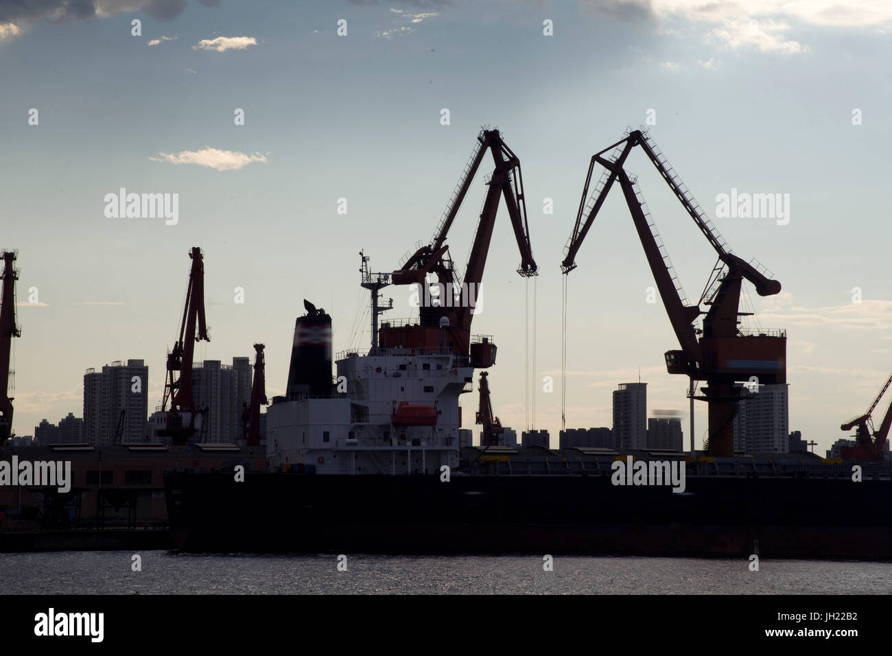 Qinhuangdao port hi-res stock photography and images - Alamy