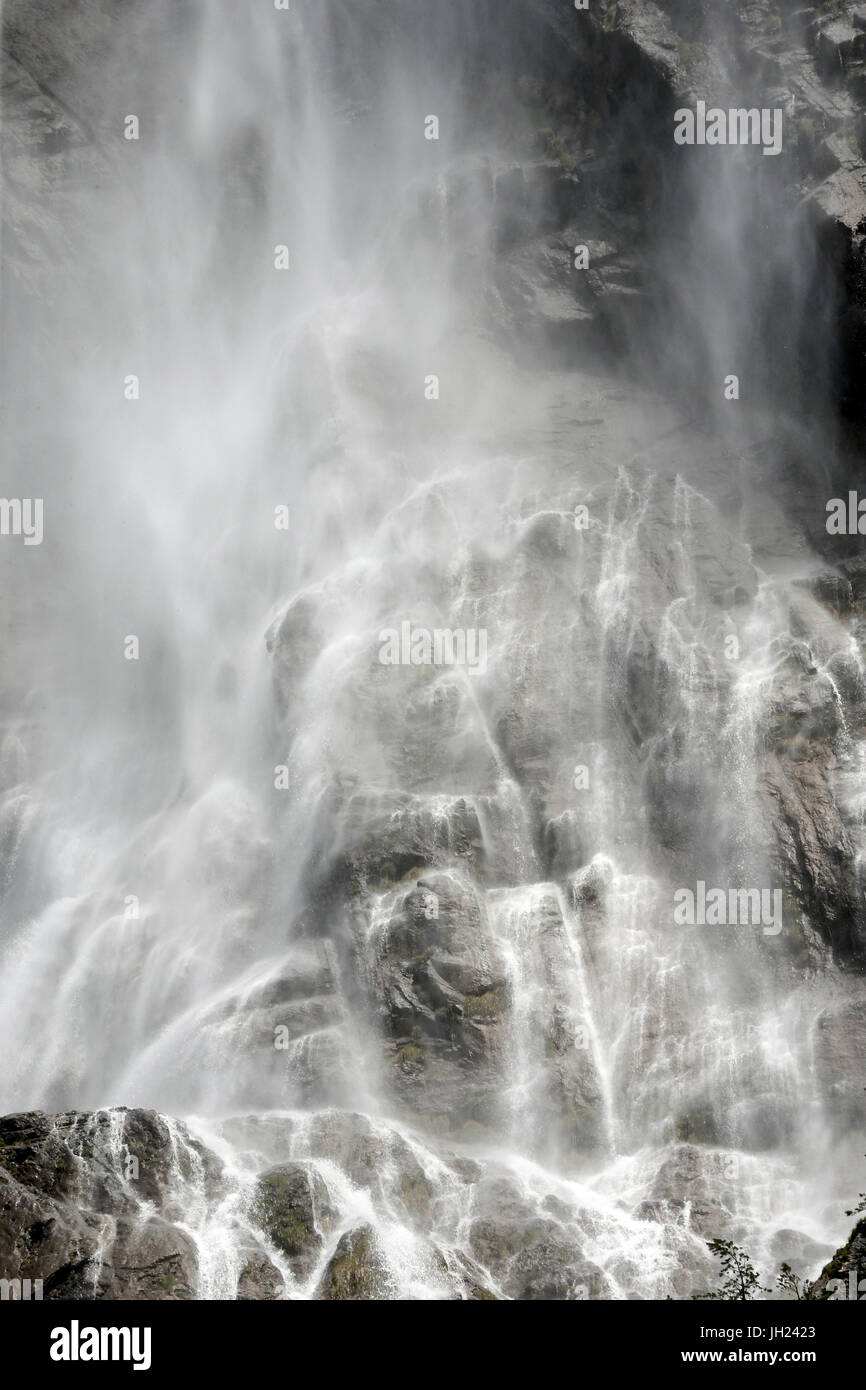 Cascade french alps hi-res stock photography and images - Alamy
