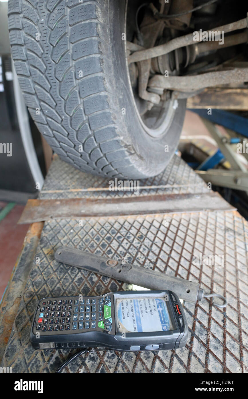 Vehicle test (compulsory technical check). France Stock Photo - Alamy