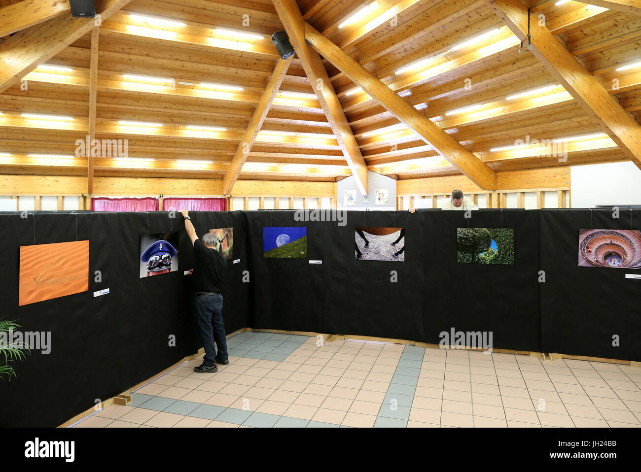 Photo exhibition france hi-res stock photography and images - Alamy