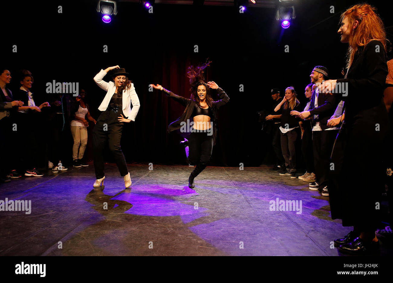 Hip hop dancers. Paris. France Stock Photo - Alamy