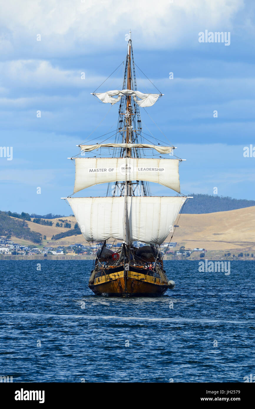 Two masted square rigged sailing ship hi-res stock photography and ...