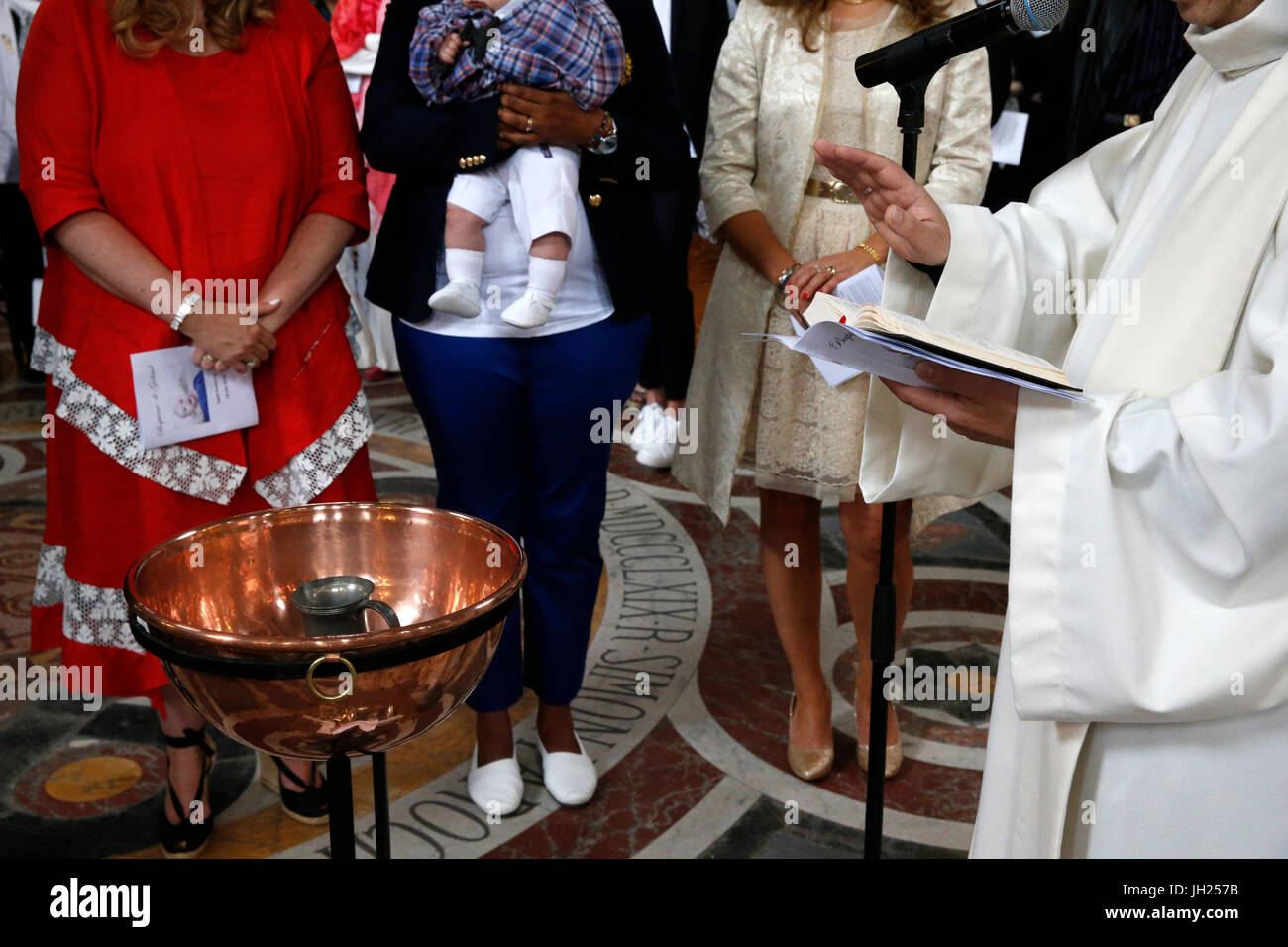 Adult baptism church hi-res stock photography and images - Alamy