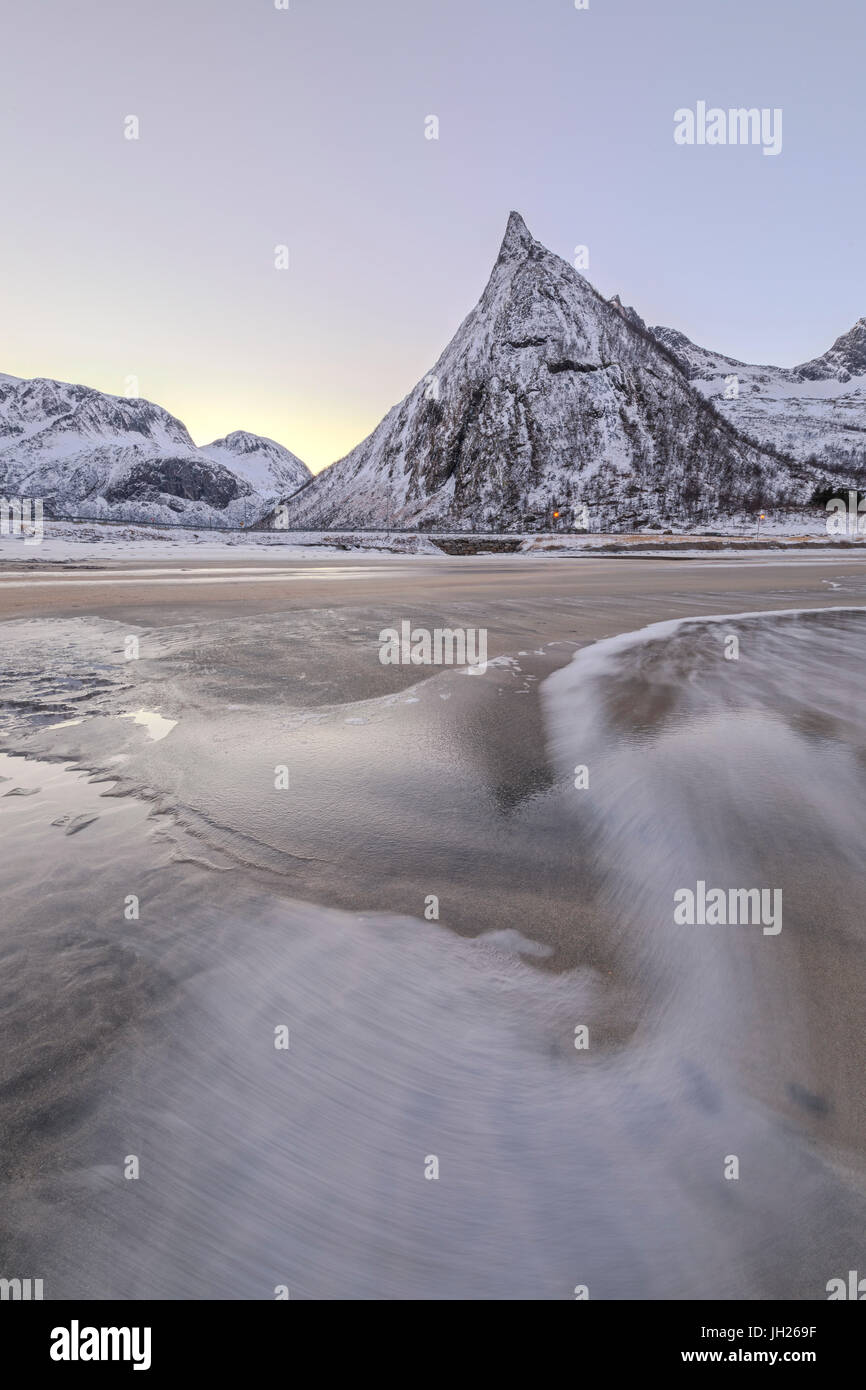 Frozen and icy sea surface hi-res stock photography and images - Alamy