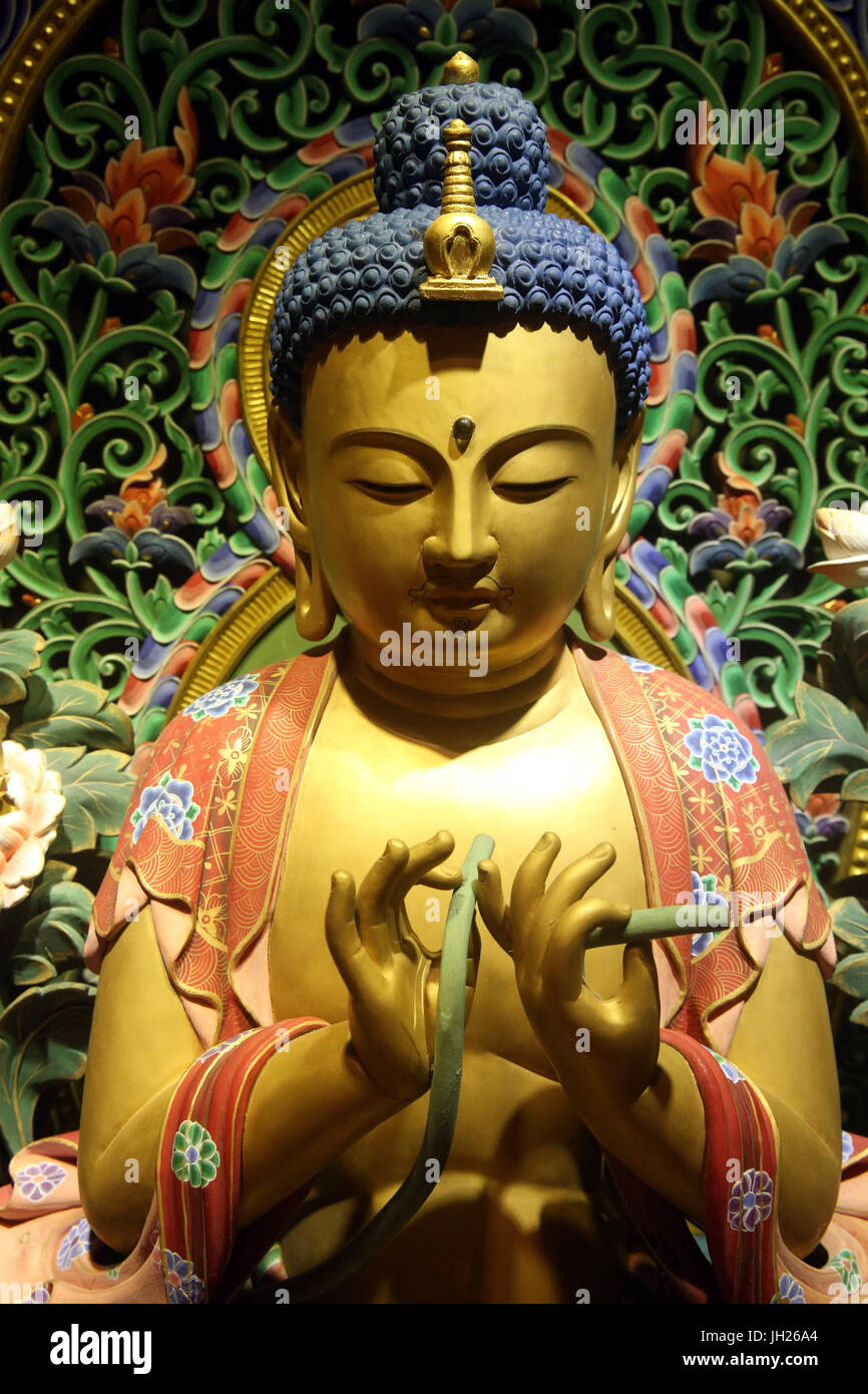 Buddha Tooth Relic Temple in Chinatown. Buddha statue. Singapore Stock ...