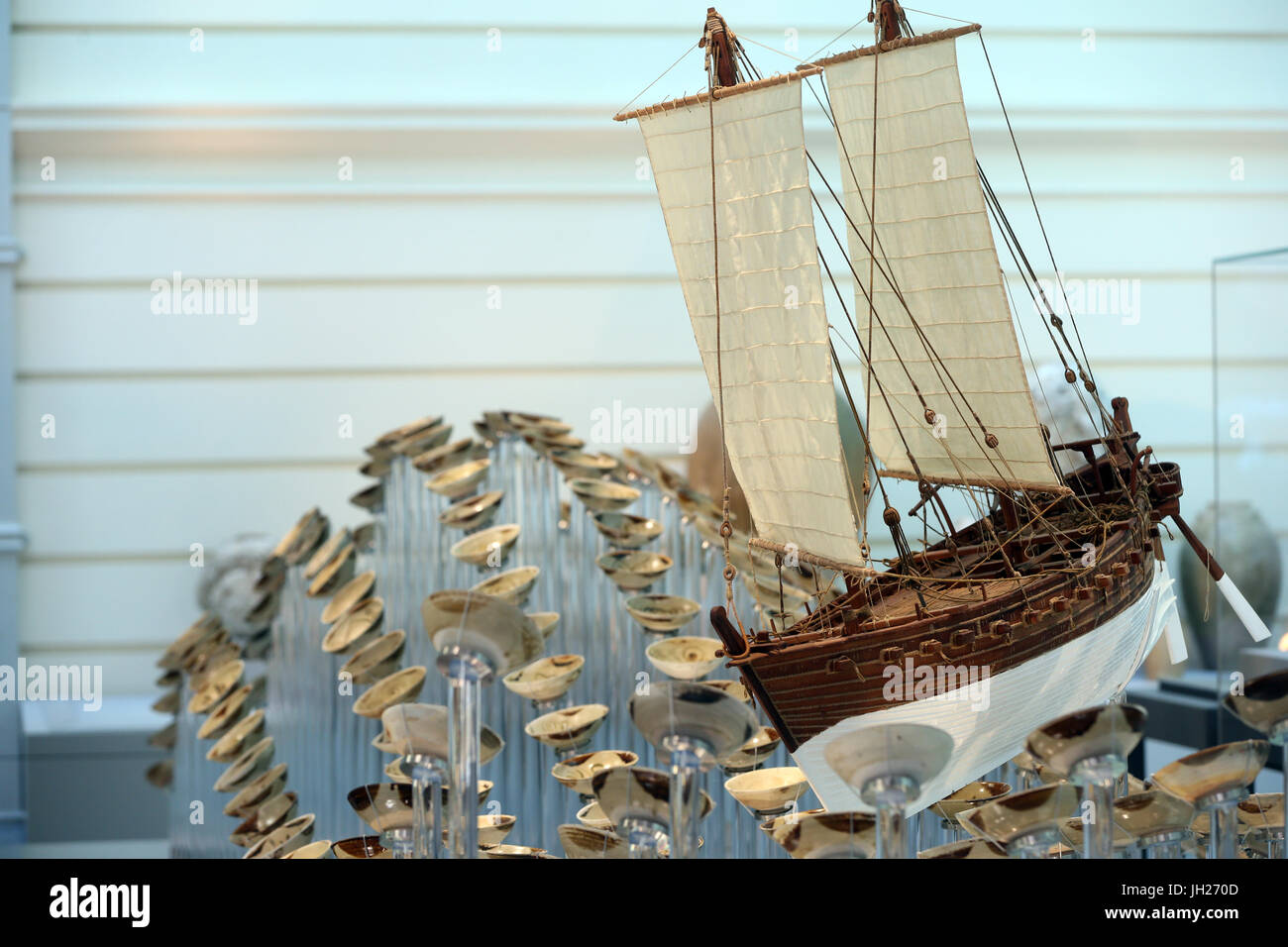 Asian Civlisations Museum. Tang Shipwreck. Changsha bowls. China ...