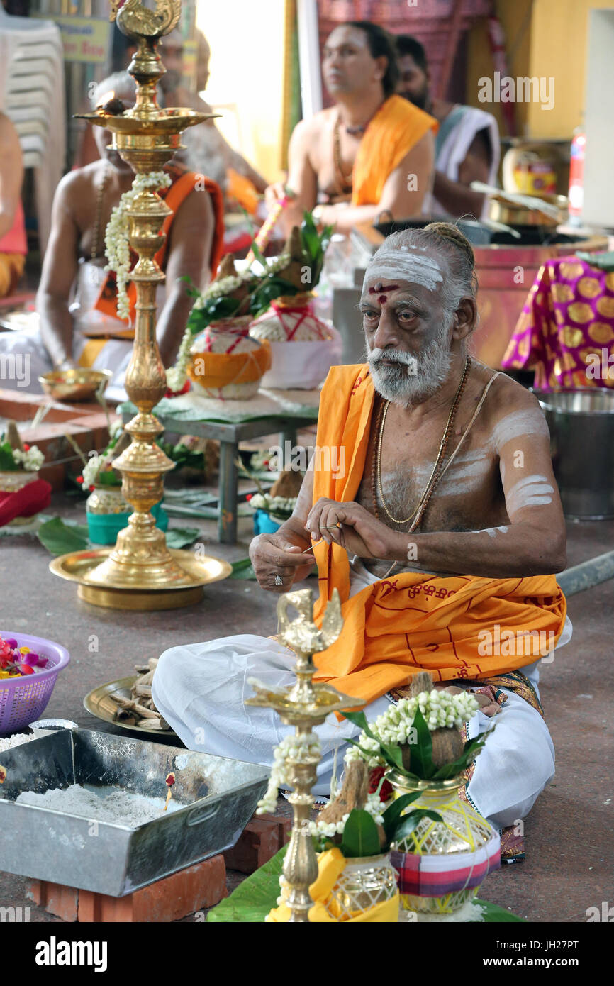 Sri Vadapathira Kaliamman hindu temple. Hindu Brahmin priest. Puja ...
