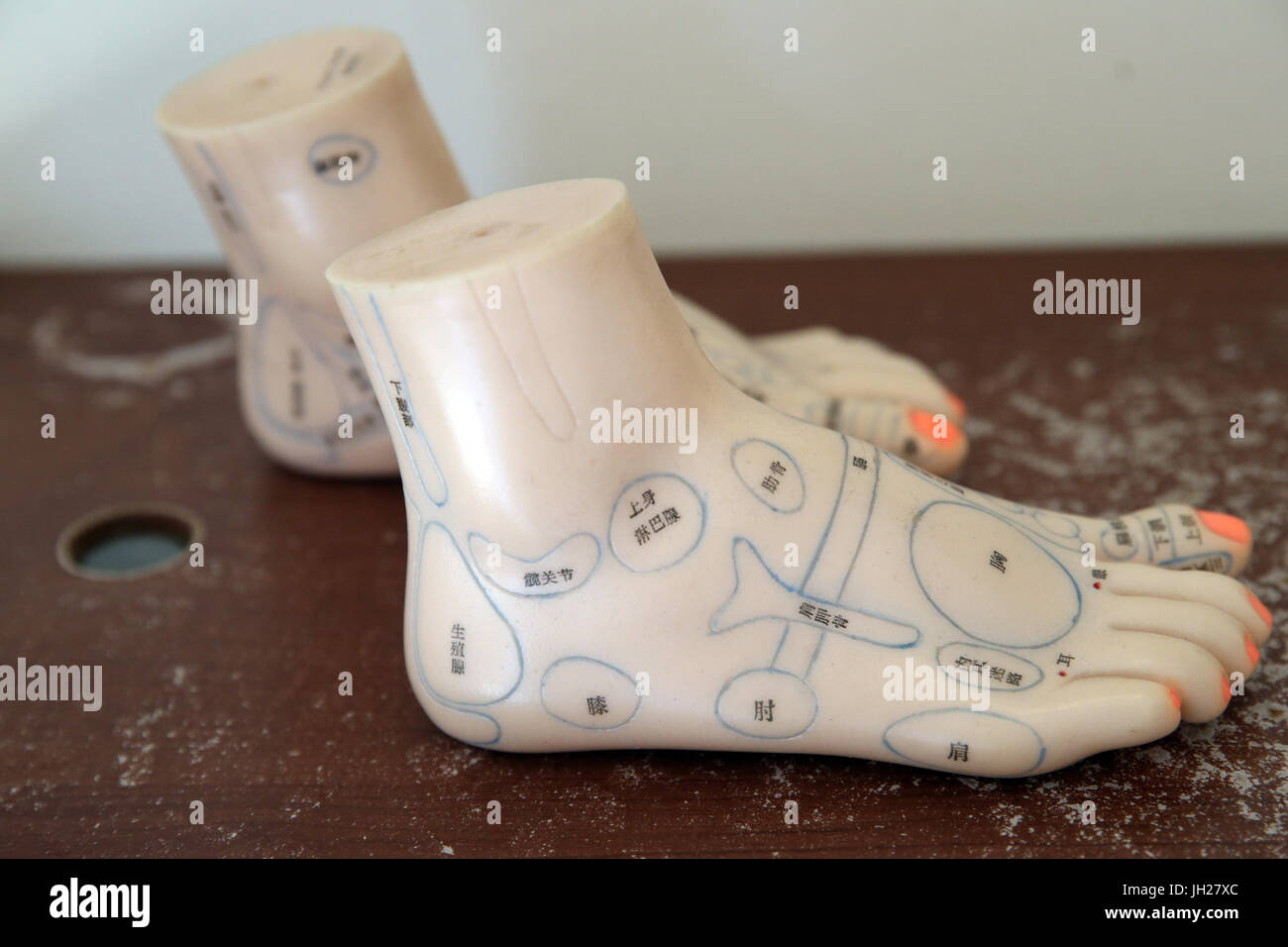 Chinese massage hi-res stock photography and images - Alamy