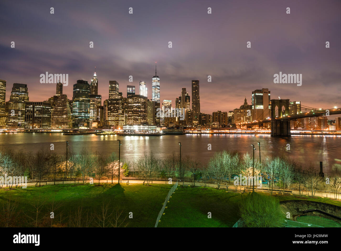 New york city america skyline hi-res stock photography and images - Alamy