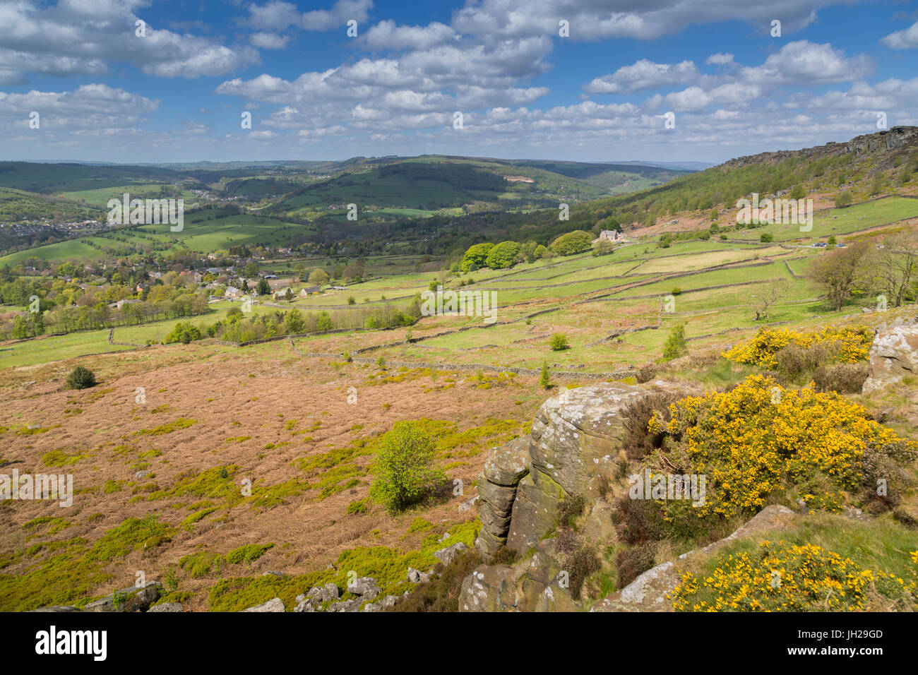 Derbyshire dales village hi-res stock photography and images - Alamy