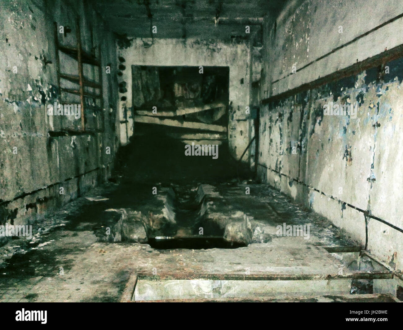 horror underground room with incredible. passages in heart of hell ...