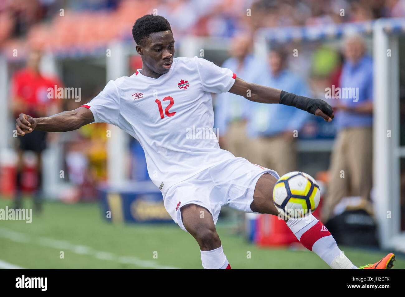 Alphonso davies hi-res stock photography and images - Alamy