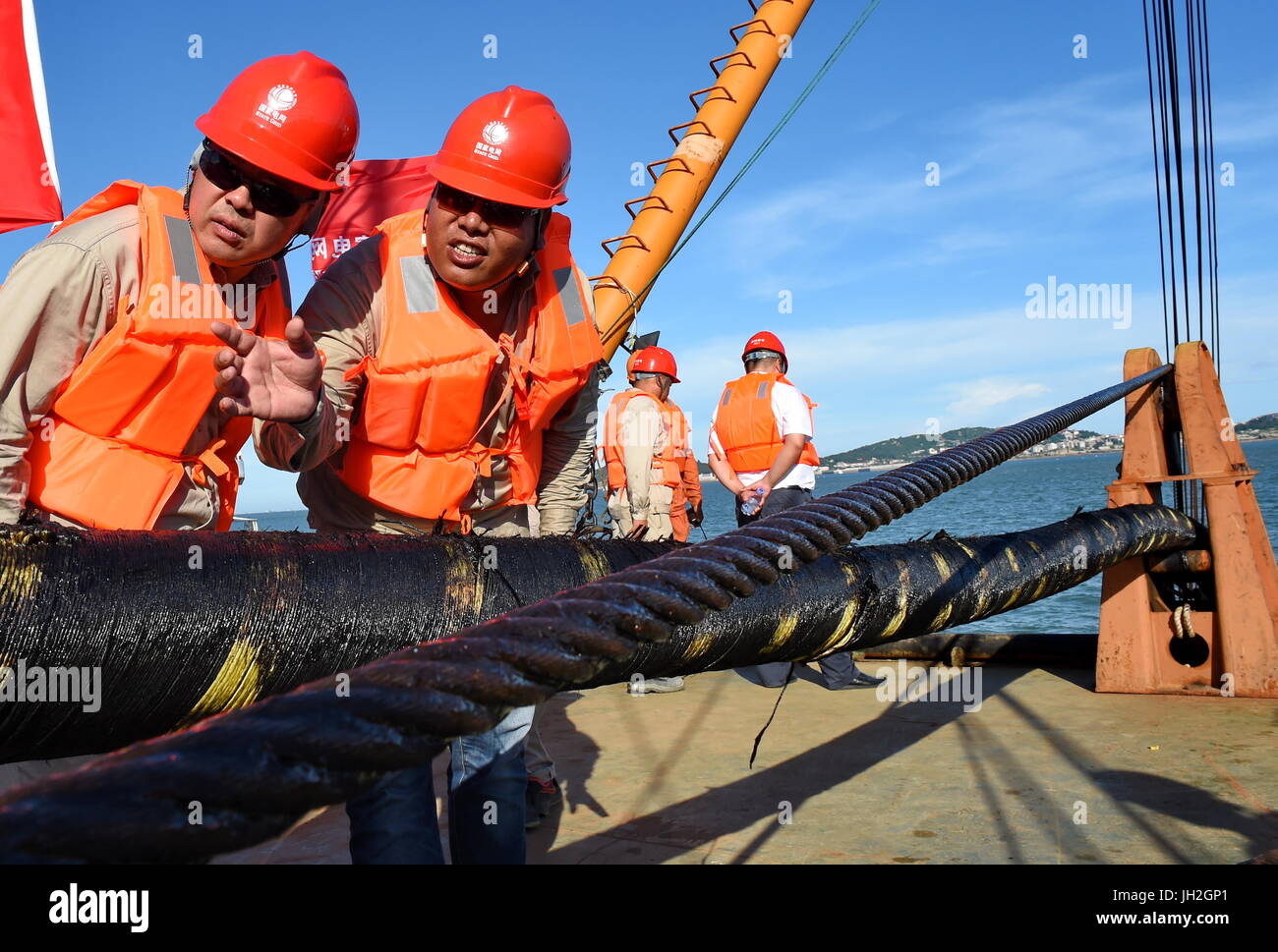 Undersea cable hi-res stock photography and images - Alamy