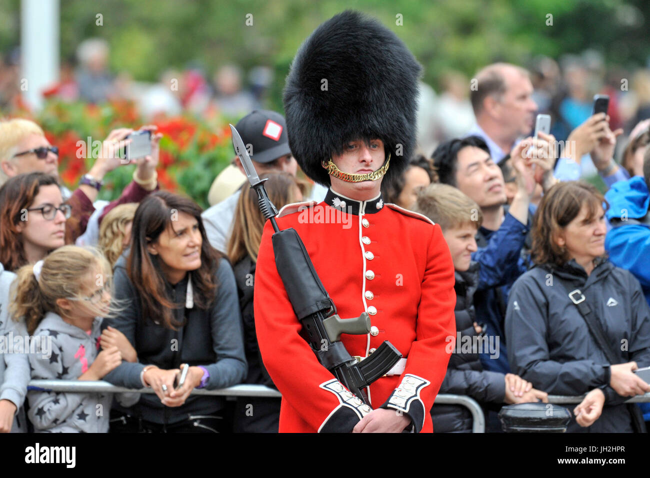 Felipe vi of spain uniform hi-res stock photography and images - Alamy