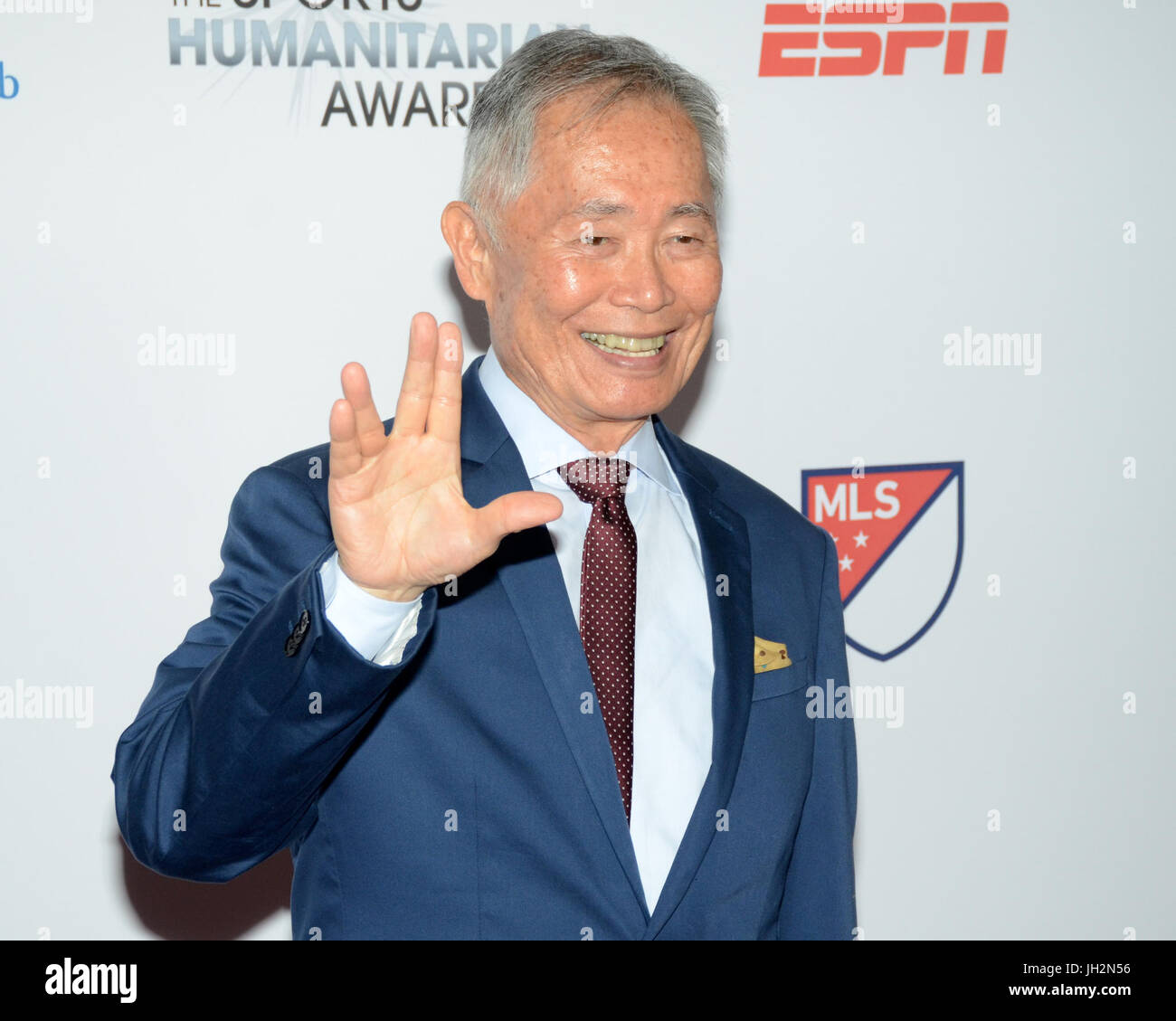 Vulcan hand gesture star trek hi-res stock photography and images - Alamy