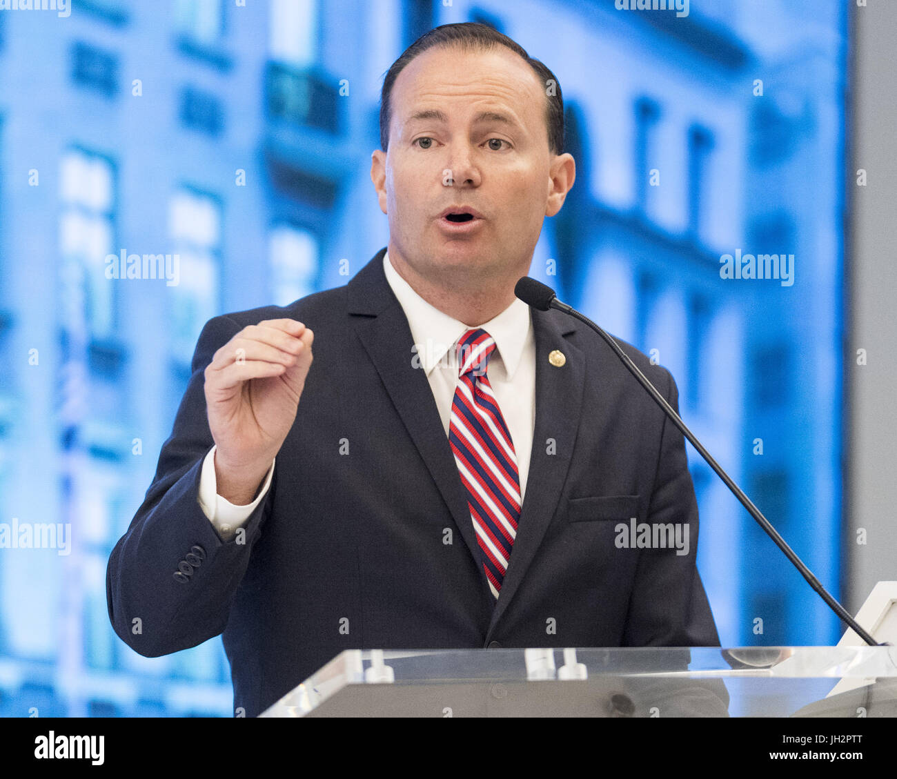 Senator mike lee hi-res stock photography and images - Alamy
