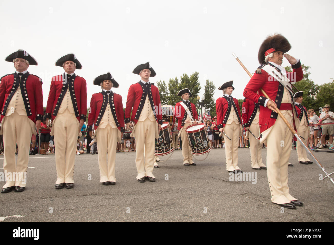 The 3rd U.S. Infantry "The Old Guard" Fife and Drum Corps perform in ...