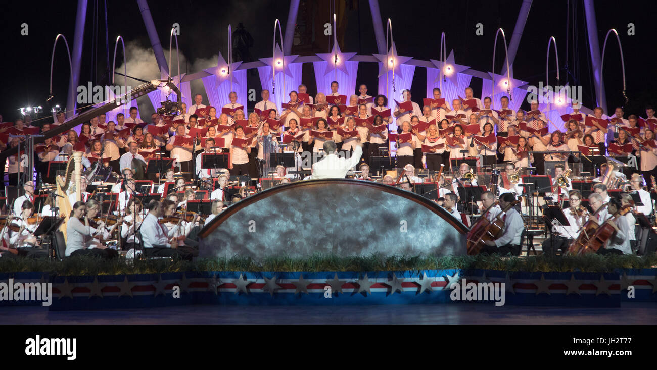 Jack Everly and the National Symphony Orchestra play "The Stars and ...